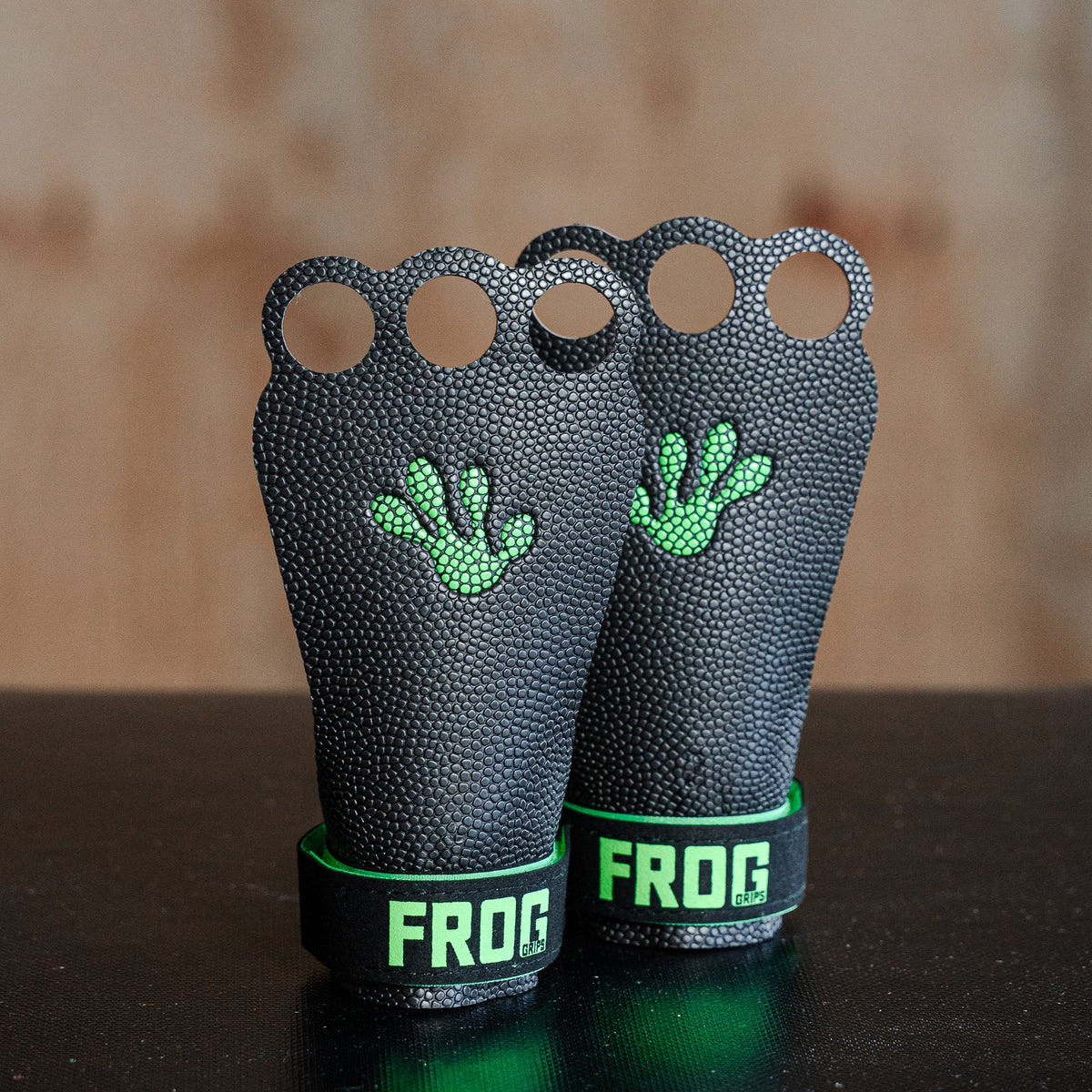 Fingerless Gymnastics Grips – Frog Grips